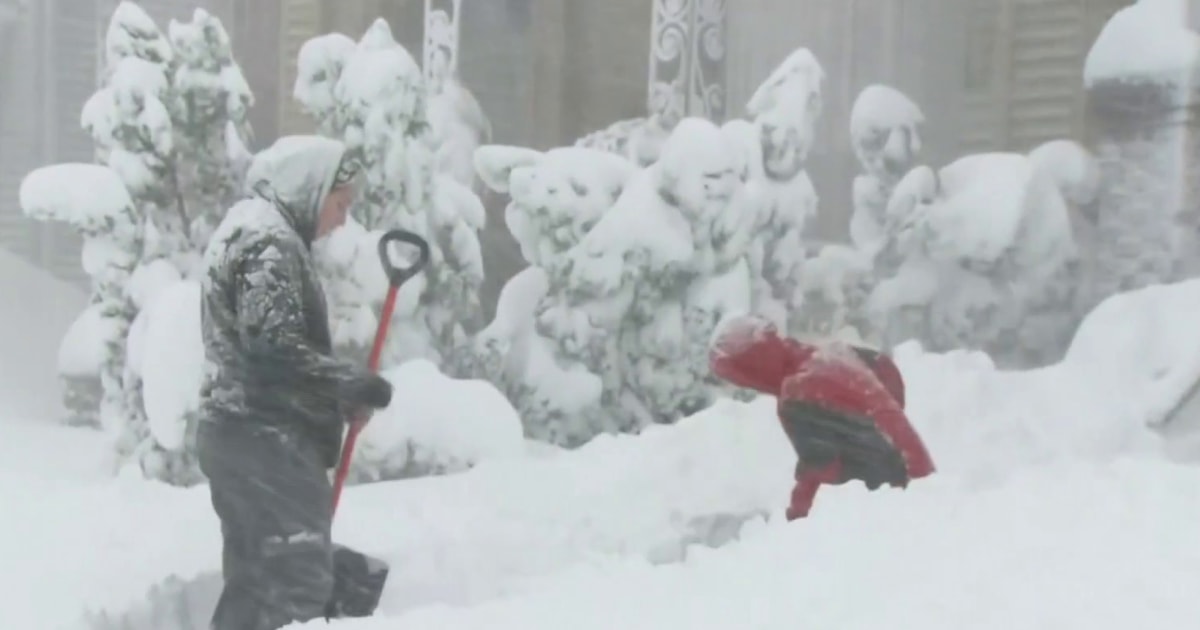 Buffalo, N.Y., experiences record-breaking snowfall