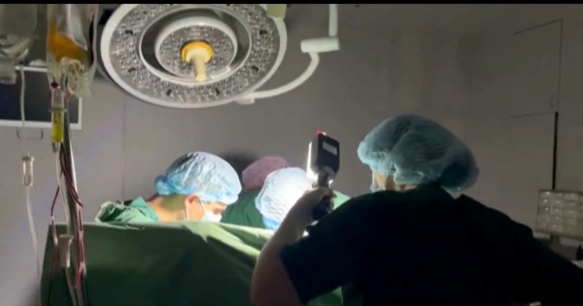 Surgeons continue heart operation in Kyiv after Russian missile strike ...