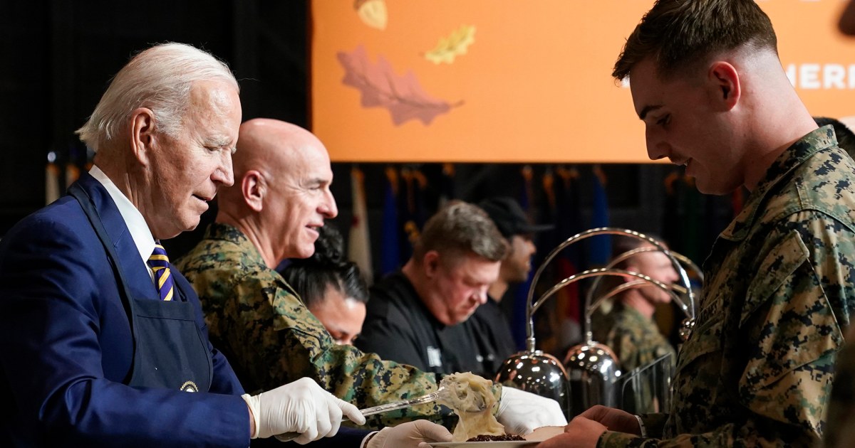 Biden, first lady, serve Thanksgiving dinner to troops