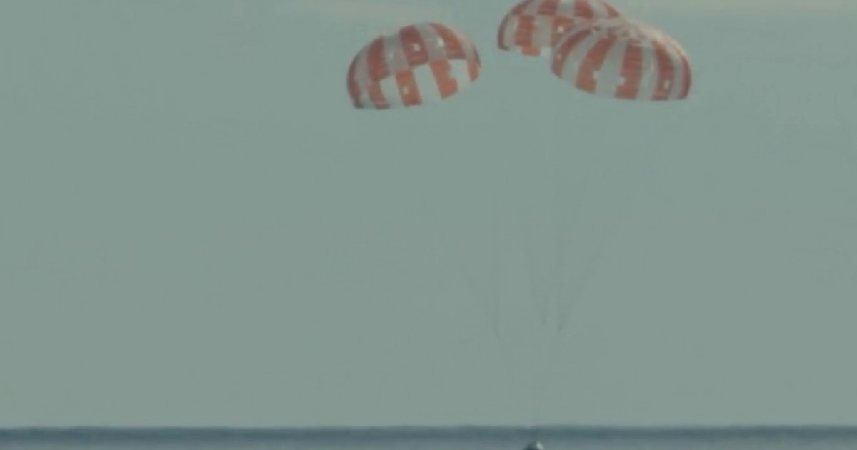 Watch: Orion capsule makes splashdown after trip around the moon