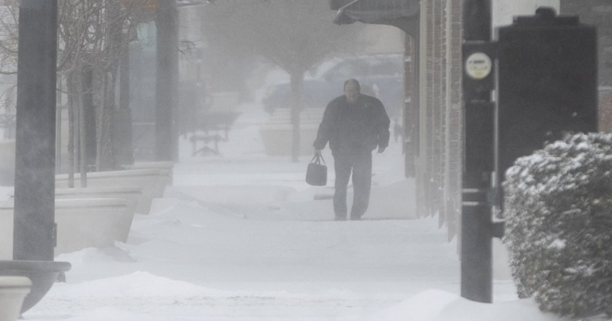 Blizzard warning in effect as major winter storm moves across the country