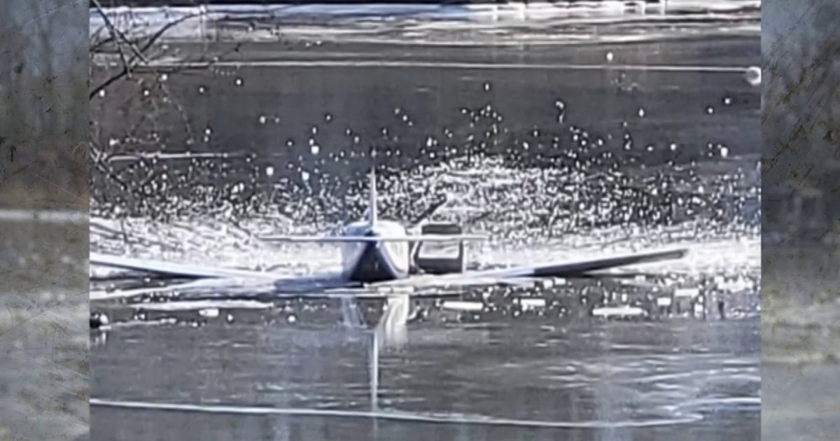 Two kayakers rescue pilot from Maryland plane crash