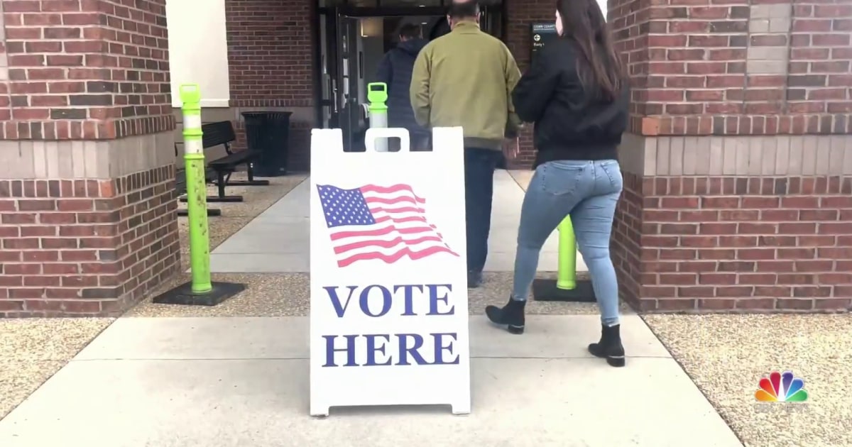 Warnock, Walker make last push for votes in Georgia Senate runoff