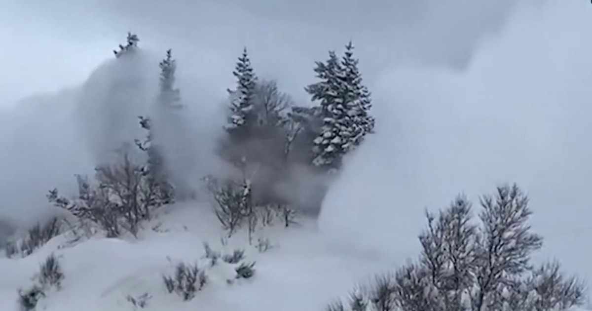 Snowboarder records slide down Utah mountain during avalanche