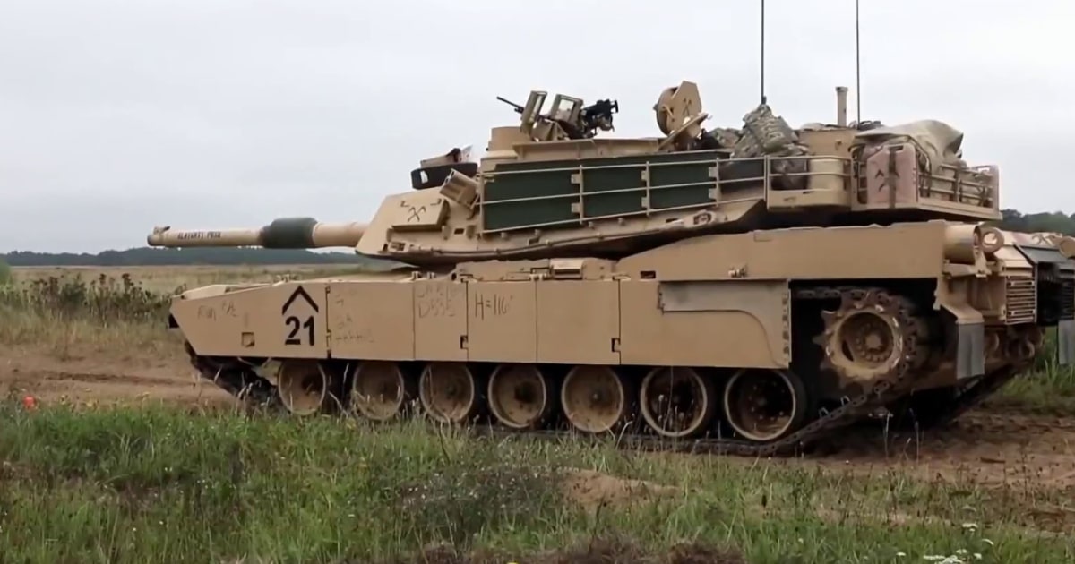 U.S. to send tanks to Ukrainian military amid its corruption scandal