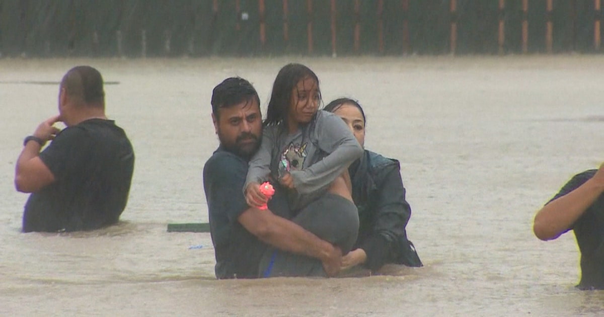 Three dead as New Zealand city faces historic flooding