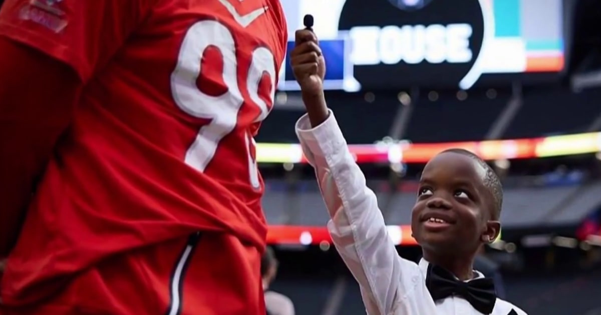 Kid reporter surprised with Super Bowl tickets