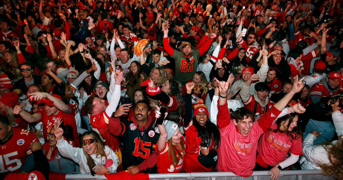 Kansas City Chiefs fans celebrate Super Bowl win