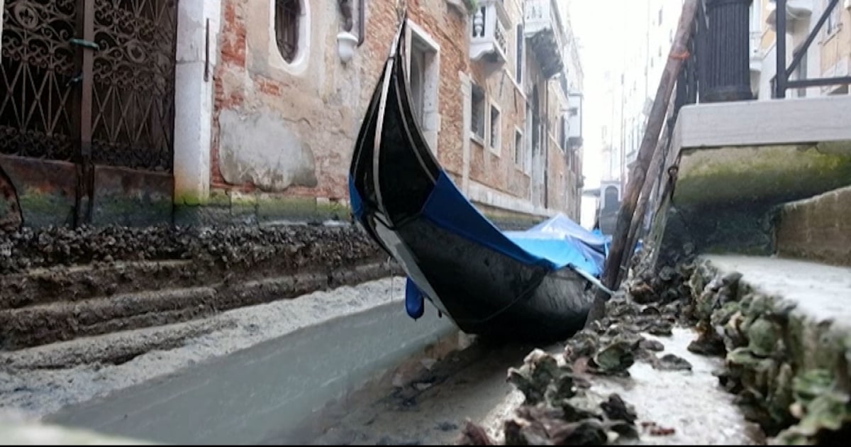 Drought causes the canals of Venice to run dry