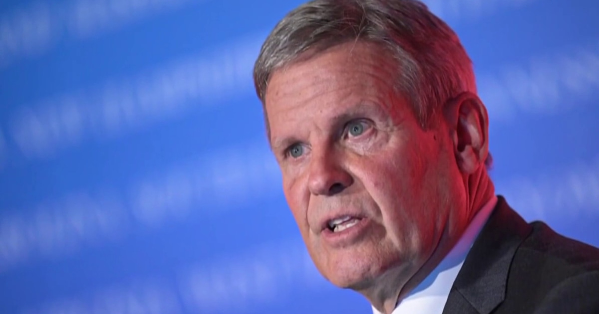 Tennessee Gov. Lee signs bill restricting drag performances