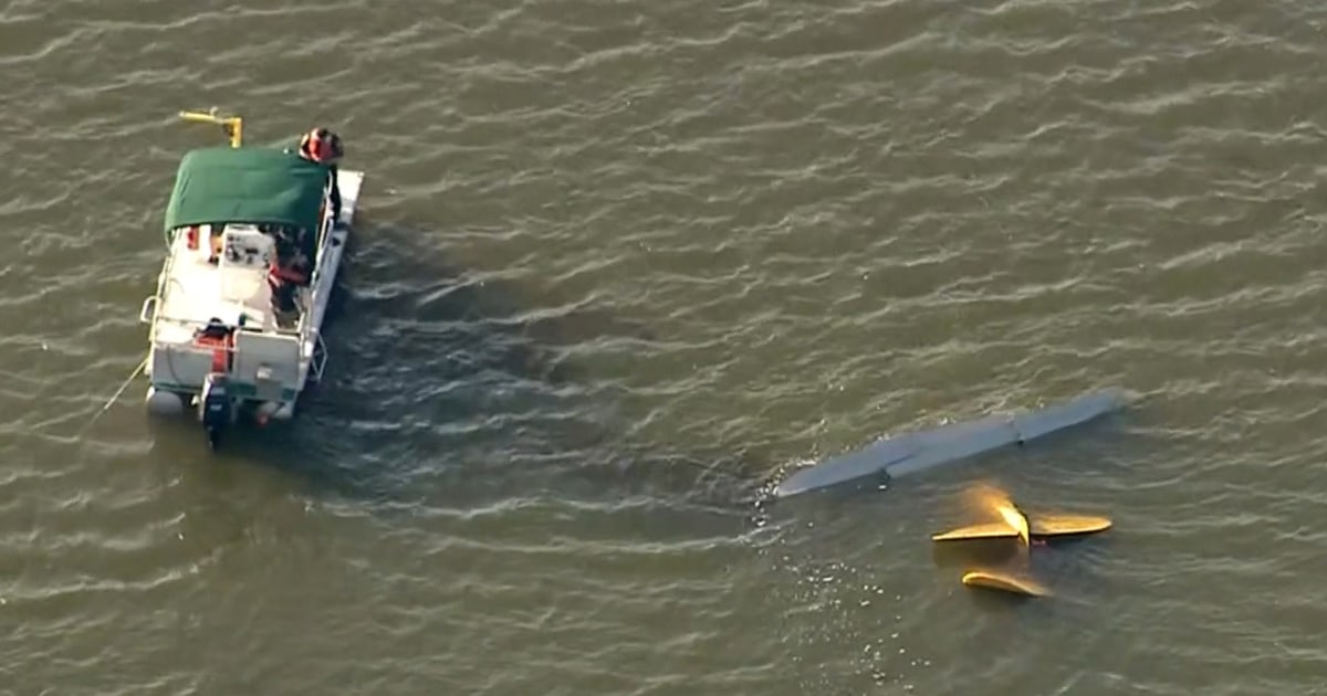 Four killed in two-plane collision over Florida lake