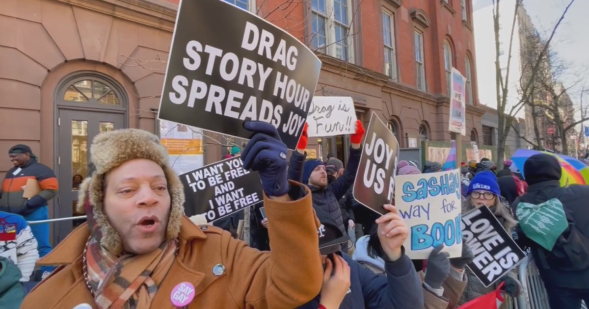 Protesters and supporters face off at NYC Drag Story Hour