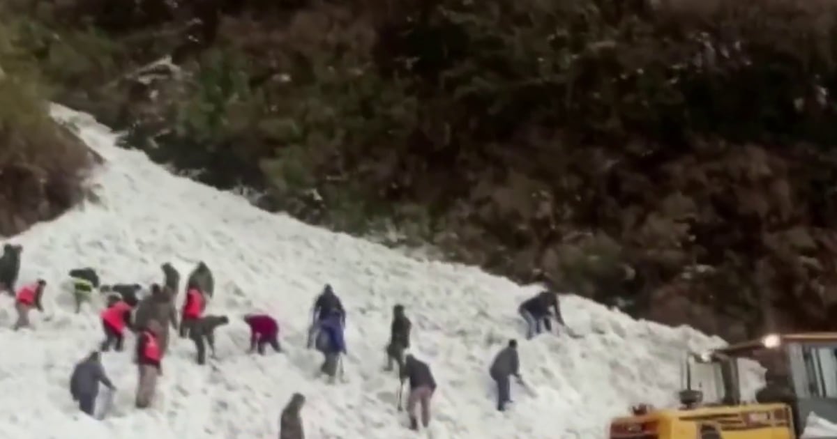 At least seven dead after Himalayan avalanche