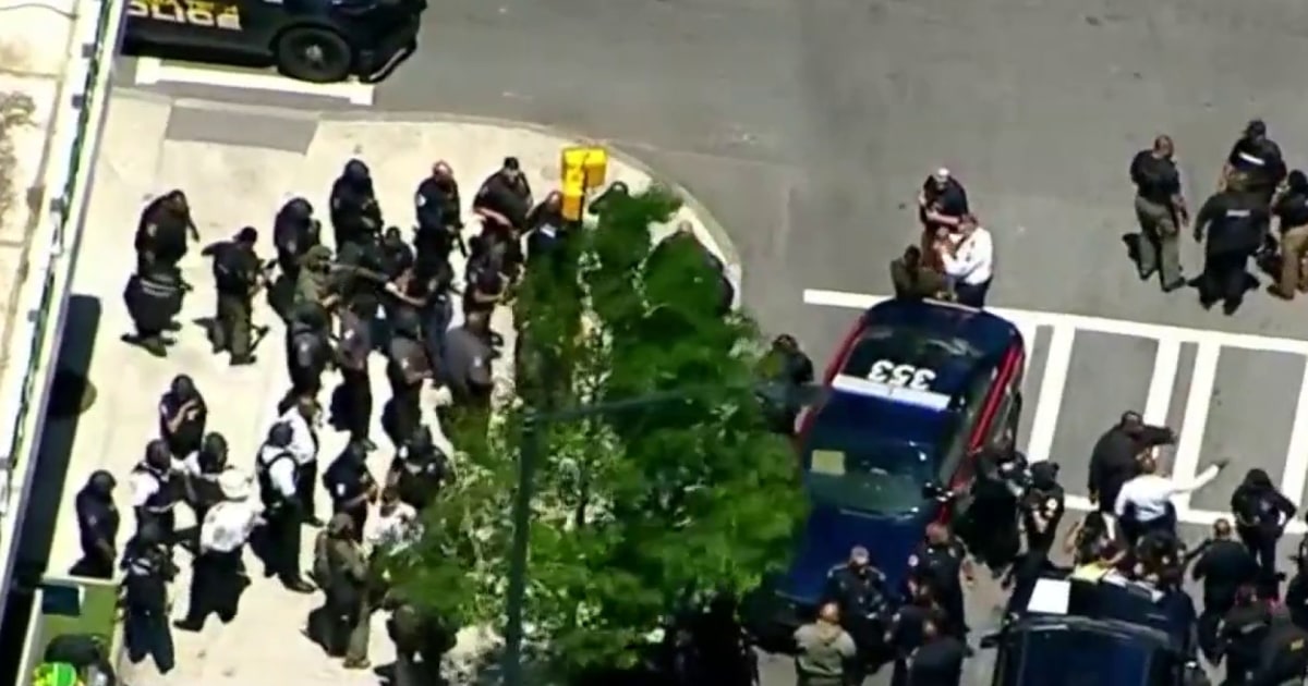 Police searching for Atlanta shooting suspect who killed one, injured four