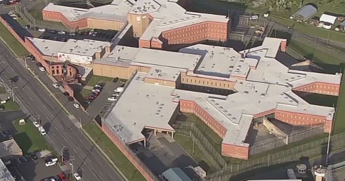 Two inmates escape from Philadelphia prison