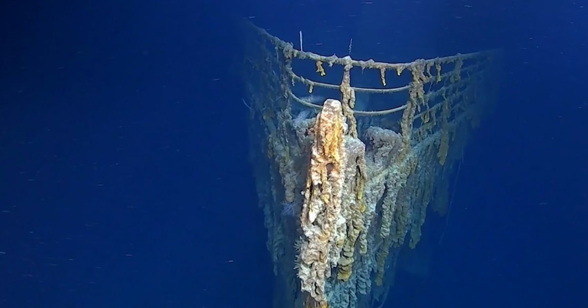 U.S. Coast Guard searching for missing submersible near the wreckage of ...