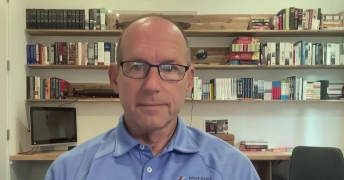 Former Navy captain on Titanic submersible rescue: 'The odds are pretty ...