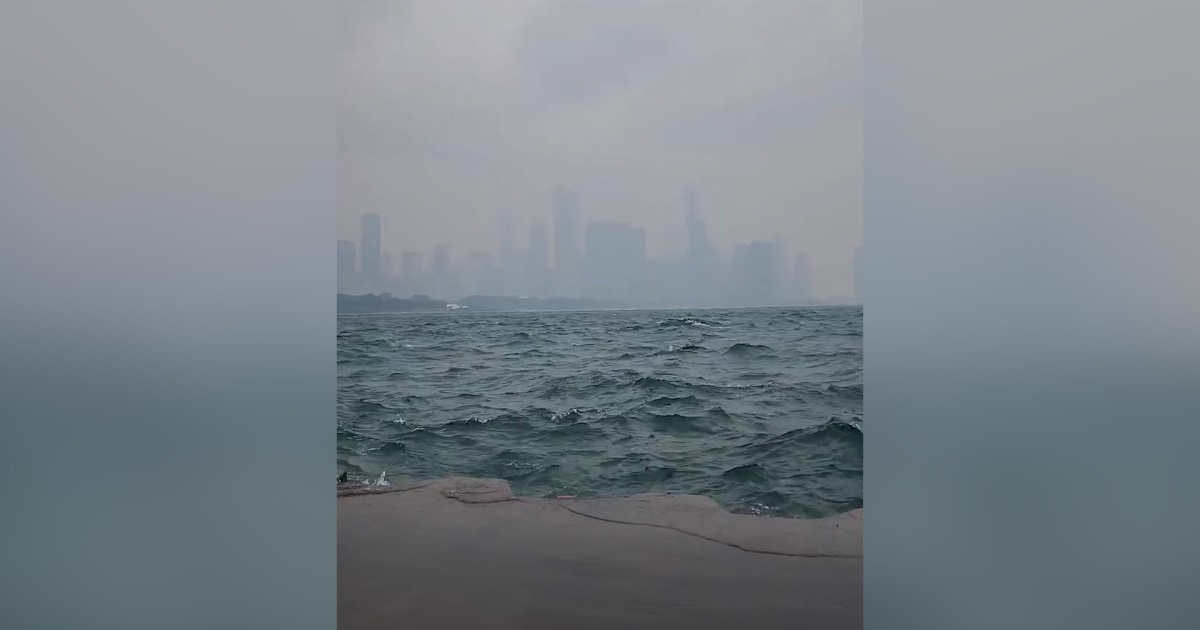 Videos capture smoke blanketing Midwest as Canada wildfires rage on