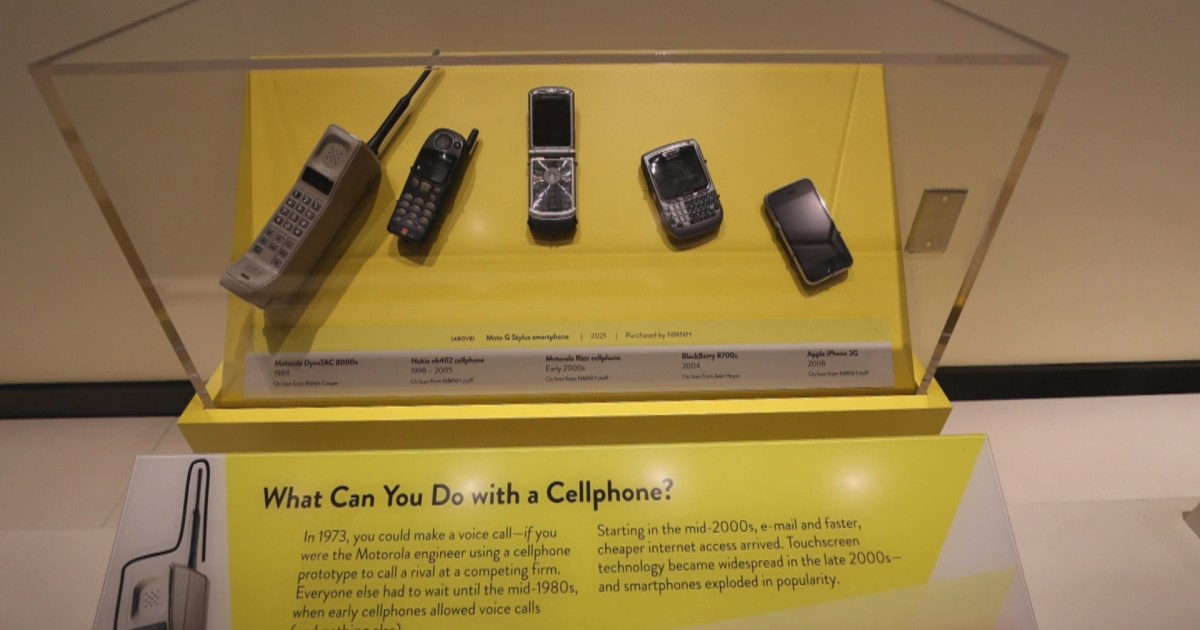 New exhibit takes a look back at cellphones throughout the years