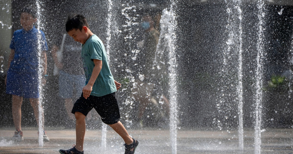 Beijing breaks June temperature record amid scorching heatwave