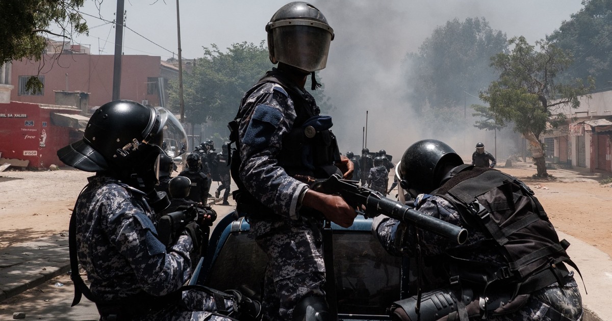 Riots erupt after Senegalese political leader sentenced to jail
