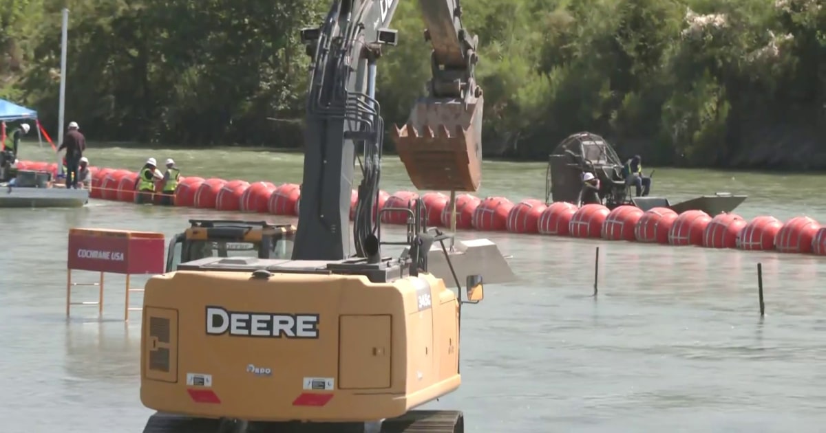 Texas installing new barrier in Rio Grande to stop border crossings