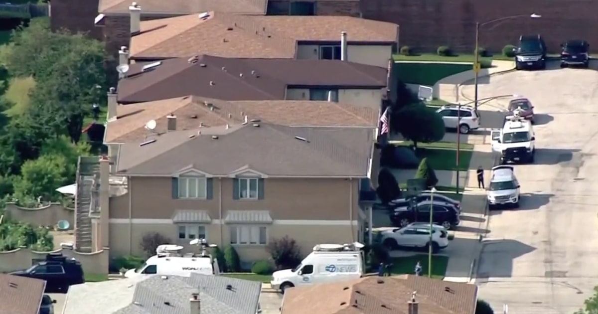 Emergency plane slide lands in Chicago neighborhood