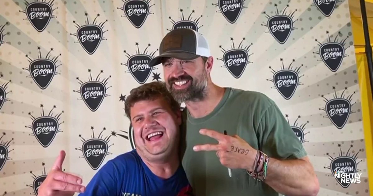 Country singer Walker Hayes invites superfan to show after viral video