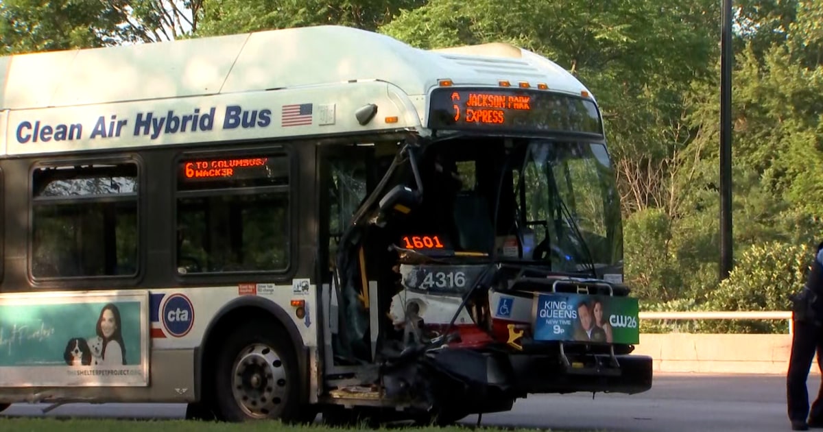 Wrong-way driver strikes Chicago transit bus, killing 1 and injuring 15