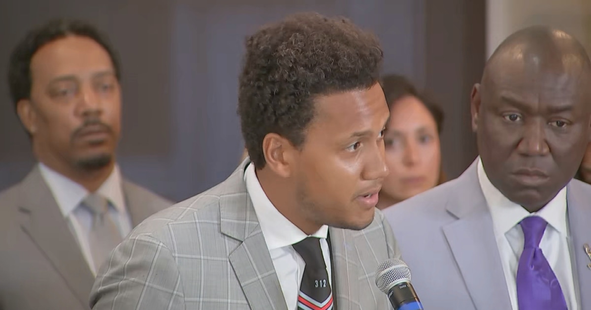 Former Northwestern football players describe intense hazing