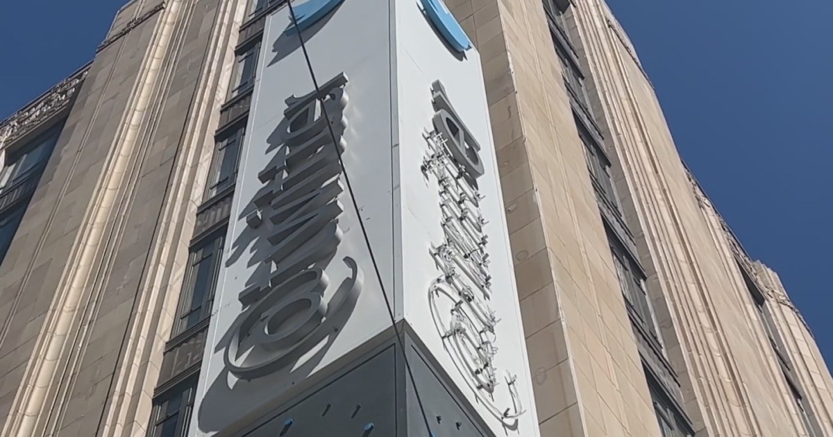 San Francisco police shut down removal of Twitter HQ sign
