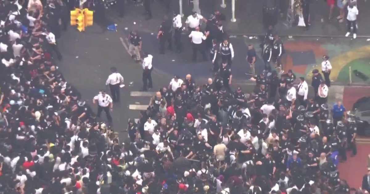 Twitch streamer's giveaway turns into chaos in Manhattan