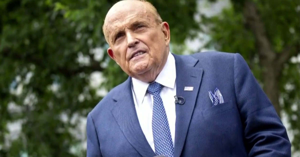 Giuliani en route to Georgia after others surrender in Trump probe