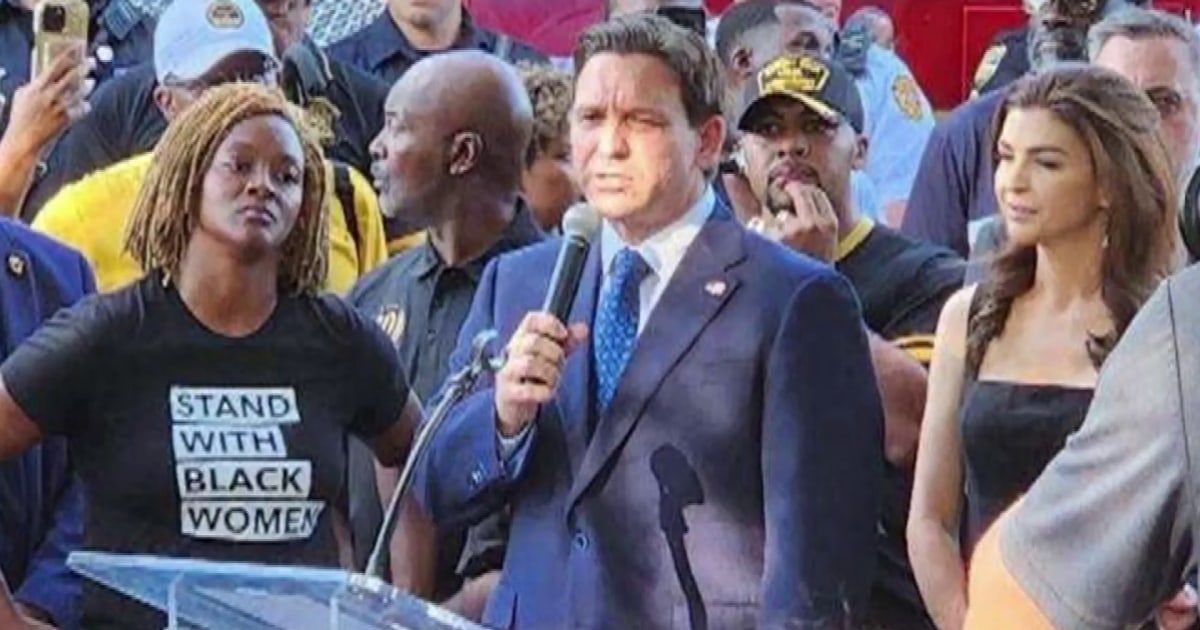 DeSantis getting booed at vigil for Jacksonville shooting victims ...