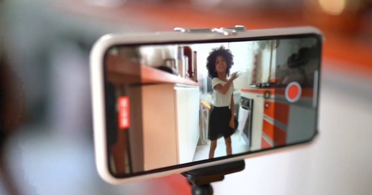 Illinois works to ensure child influencers get paid