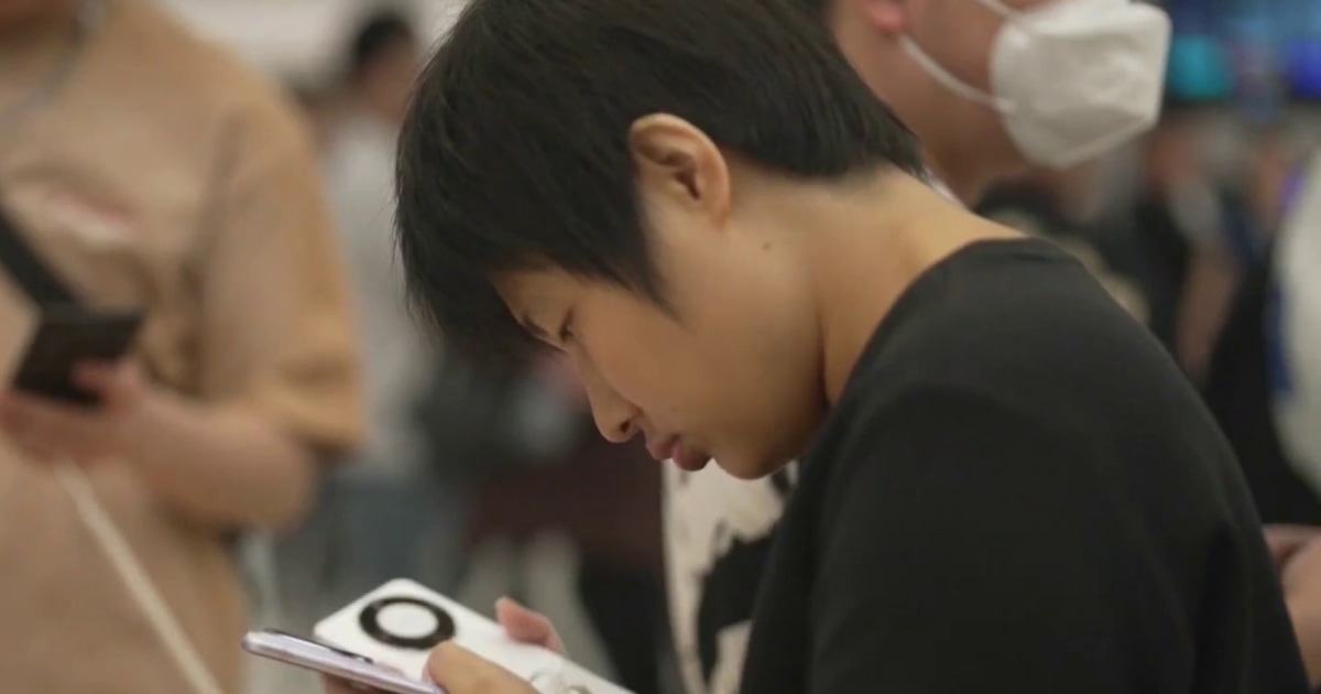 Huawei launches new smartphone series, raising questions in the U.S.