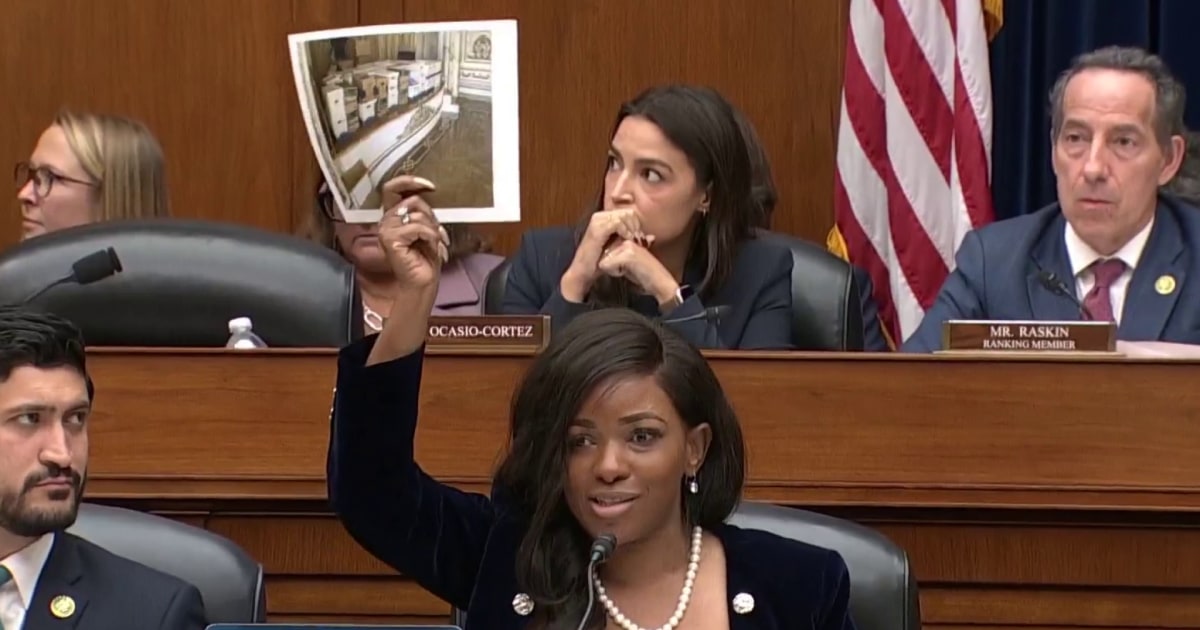 Rep. Crockett claims GOP is ignoring Trump's handling of classified ...