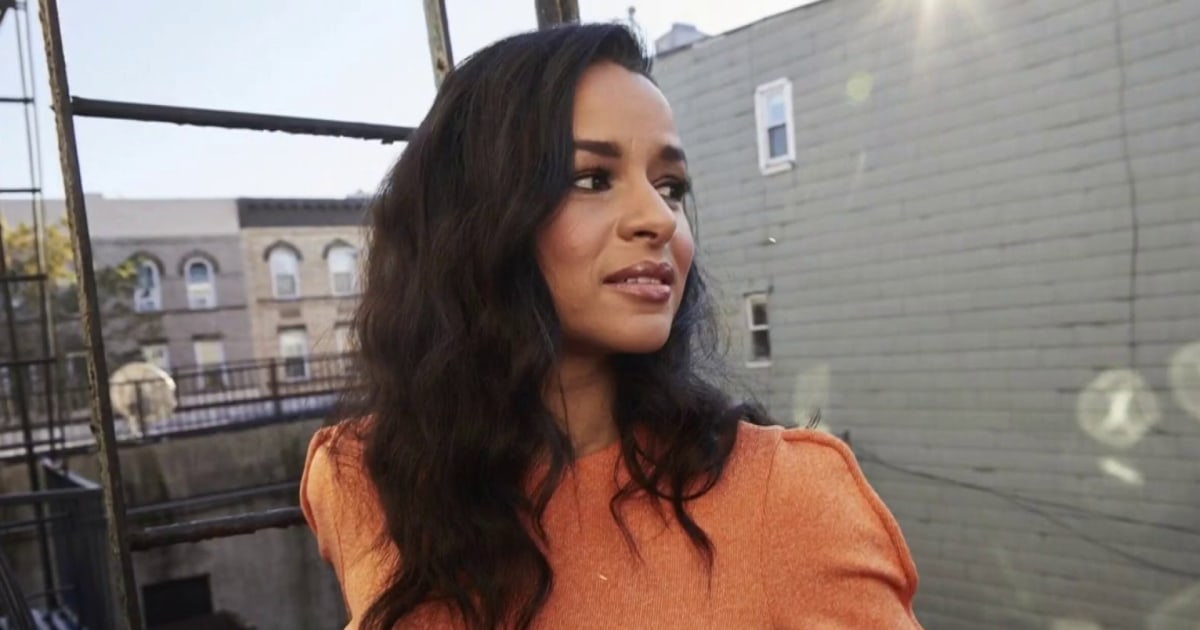 Sarah Cooper debuts memoir ‘Foolish’