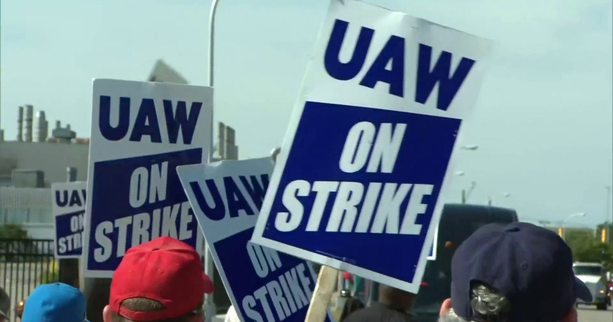 United Auto Workers union announces tentative deal with Ford