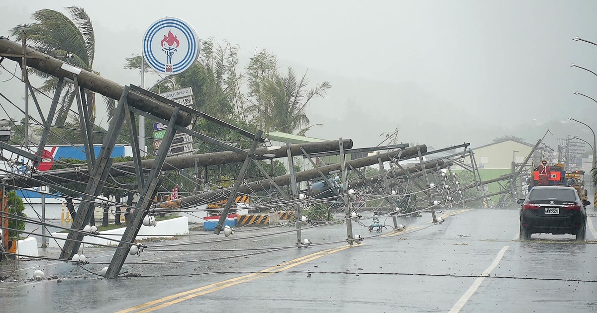Typhoon Koinu pummels Taiwan with record-breaking winds