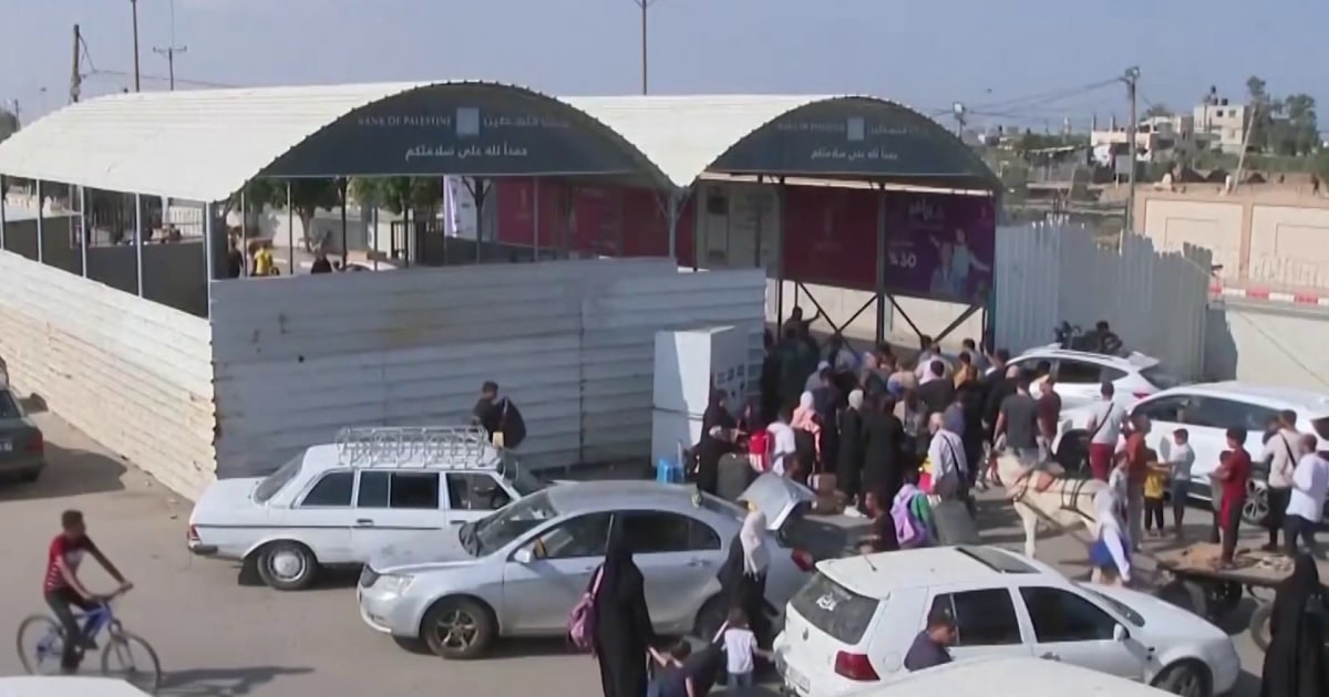 Rafah border crossing opens to allow for limited evacuations