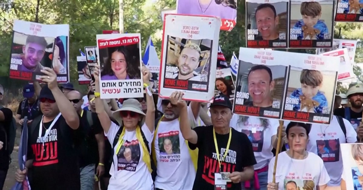 Hundreds march in Israel demanding action over Gaza hostages