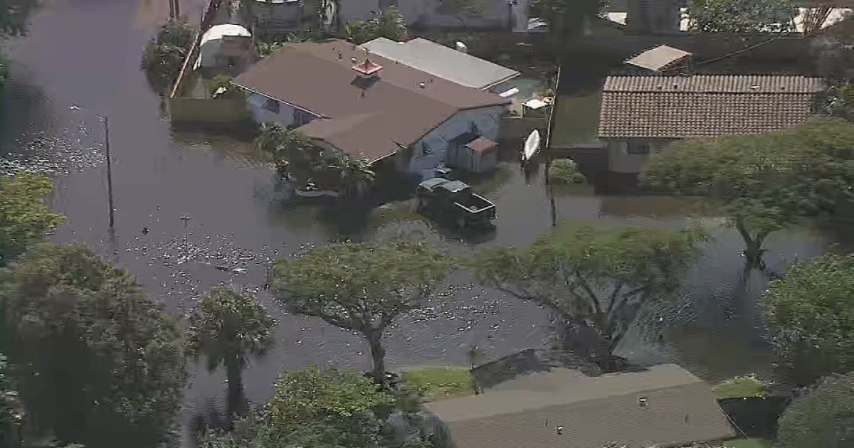 Intense winds and rain hit southwest Florida