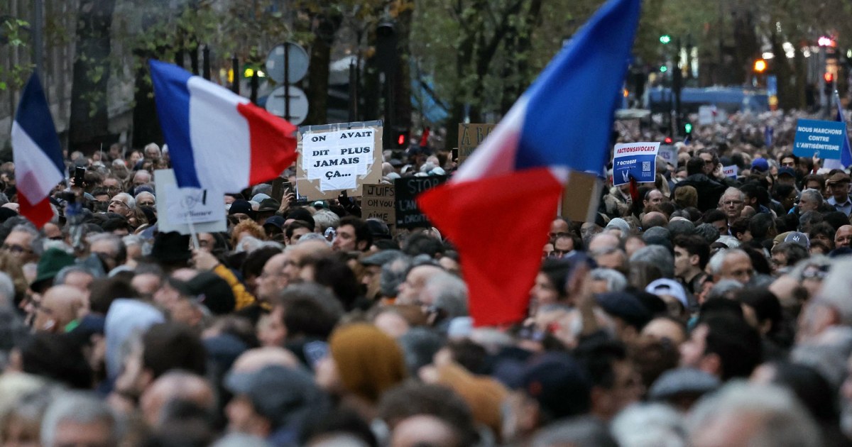 More than 100,000 people march in Paris to protest antisemitism