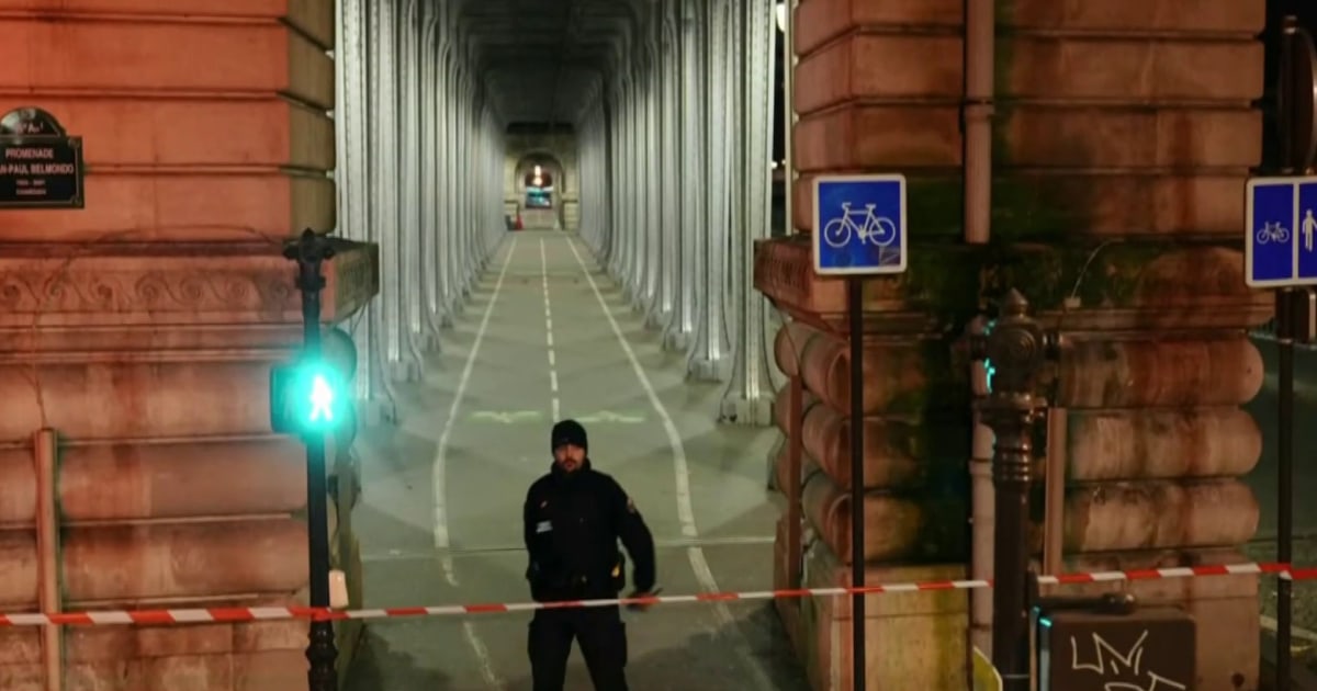 Paris stabbing suspect was imprisoned for previous terrorist plot