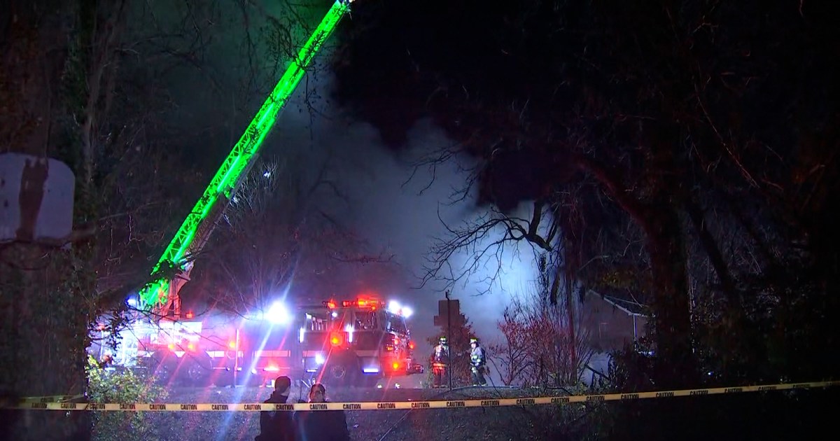 House explodes as police try to serve a search warrant in Virginia