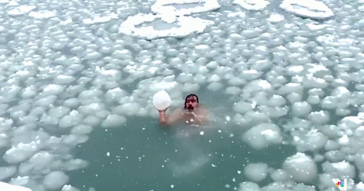 Chicago man takes cold plunge in Lake Michigan during deep freeze