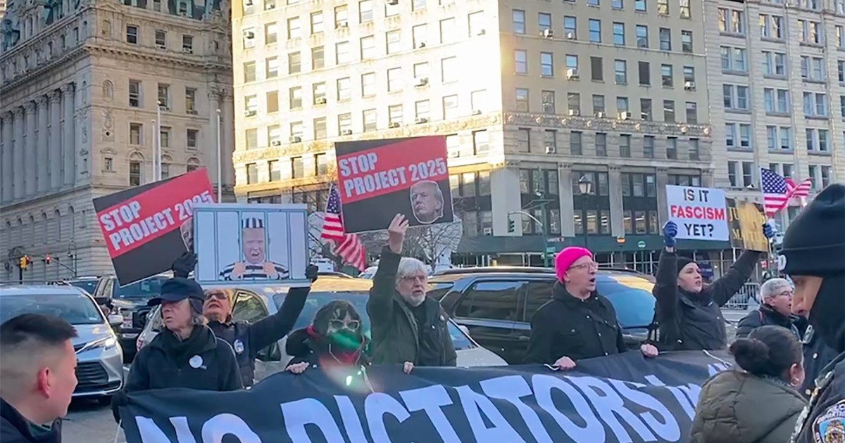 Protesters block traffic ahead of Trump civil fraud closing arguments