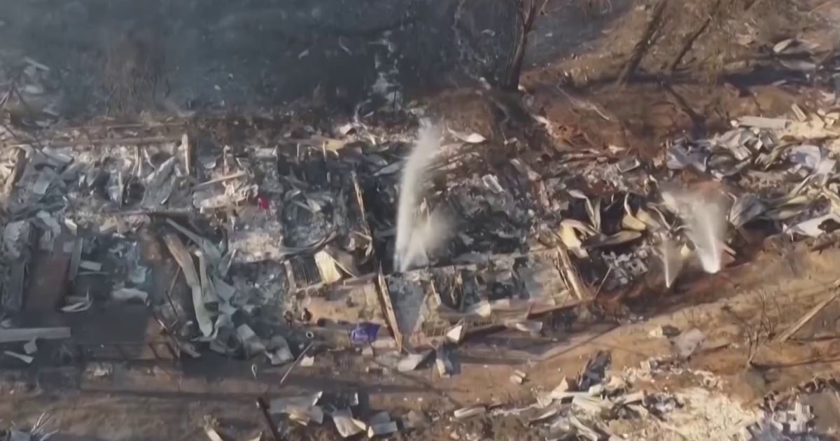 Firefighters battle deadly wildfires in Chile