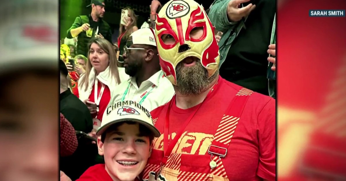 Jason Kelce promises to return Chiefs mask to young fan